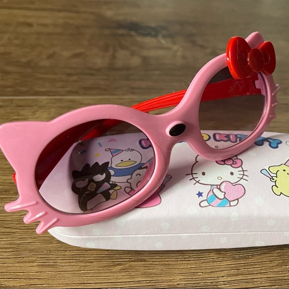Sanrio | Accessories | Sanrionwt Childrens Hello Kitty Sunglasses And ...